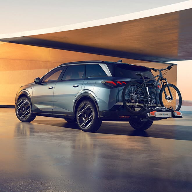 PEUGEOT 5008 Plug-In Hybrid ⇒ SUV mit 7 Sitzplätzen